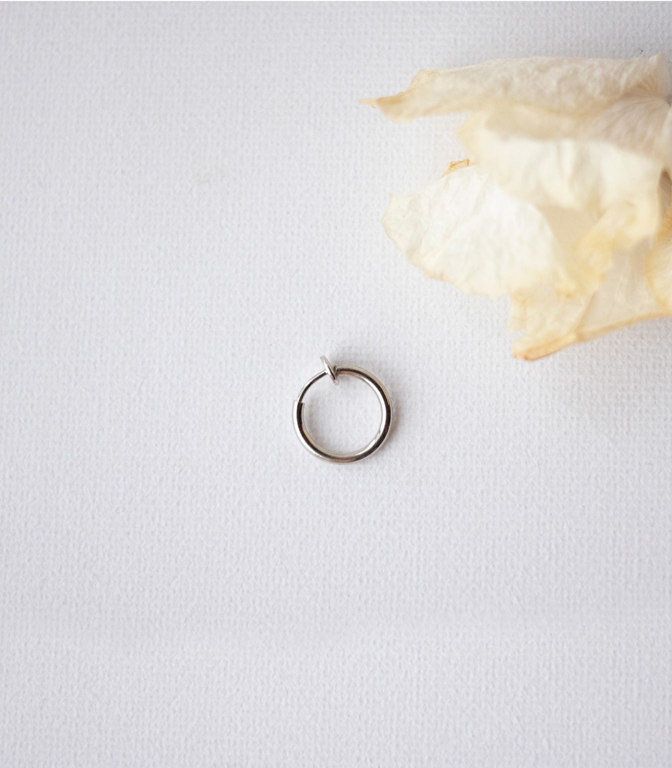 Piercing falso retráctil - Chulis