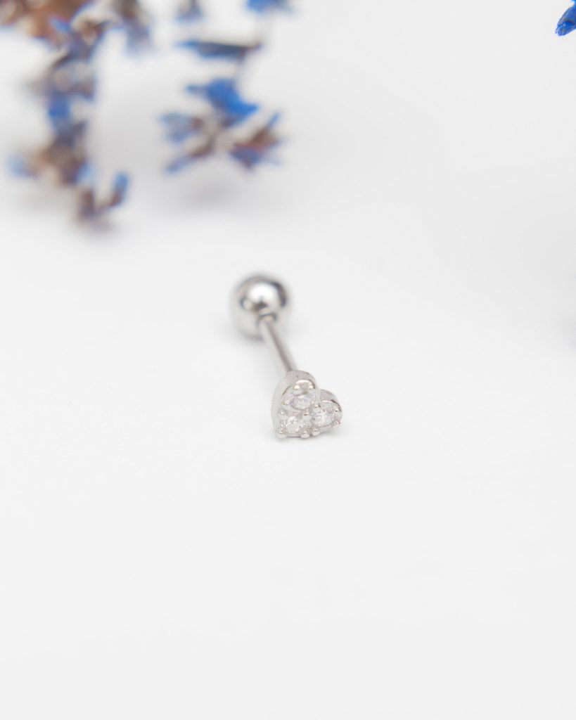 Piercing de corazón con zirconias / 20G Plata 925 - Chulis
